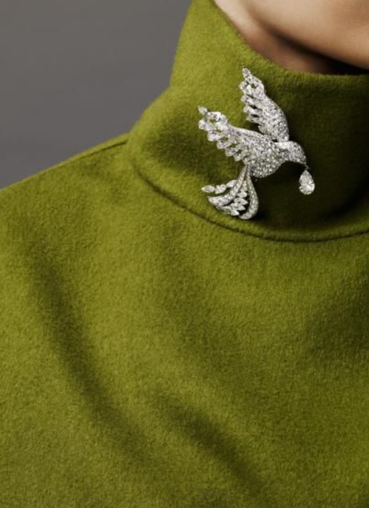 How to wear brooches and pins to elevate your outfit - Emma.FashionEmma ...